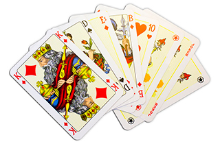 Køb spillekort hos Hyggeonkel. Stort udvalg og små priser